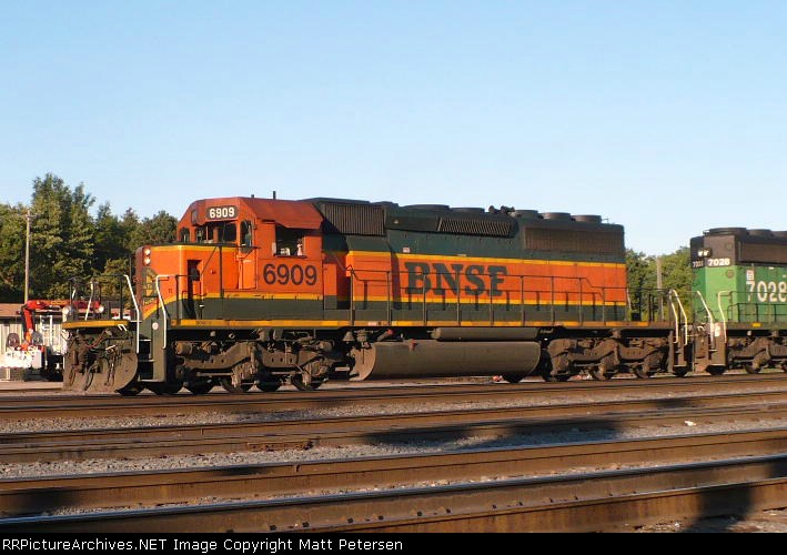 BNSF 6909